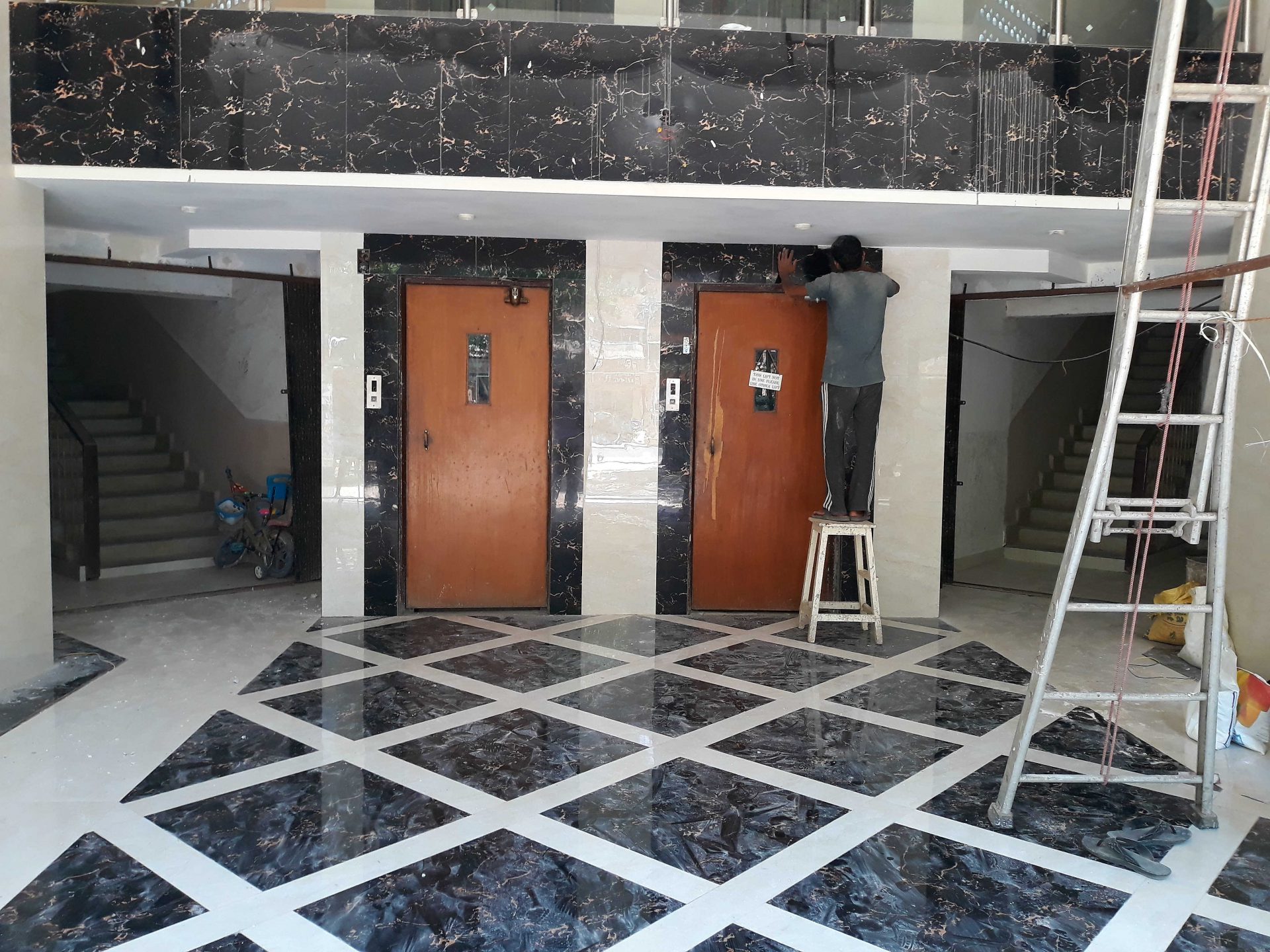 Diamond Lobby – Tushar Chhatbar Architects